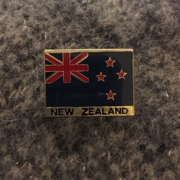 Vintage | Jewelry | Vintagenewzealandenamelpin | Poshmark